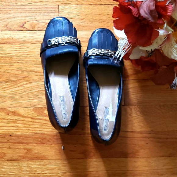 Tahari | Shoes | Tahari Navy Blue Block Hill 2 Inch Heel 7m Womens ...